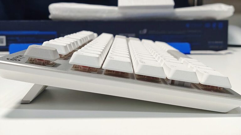 【レビュー】ELECOM GAMING V custom VK520LL ロープロファイル75%ゲーミングキーボード – Gear MetriX